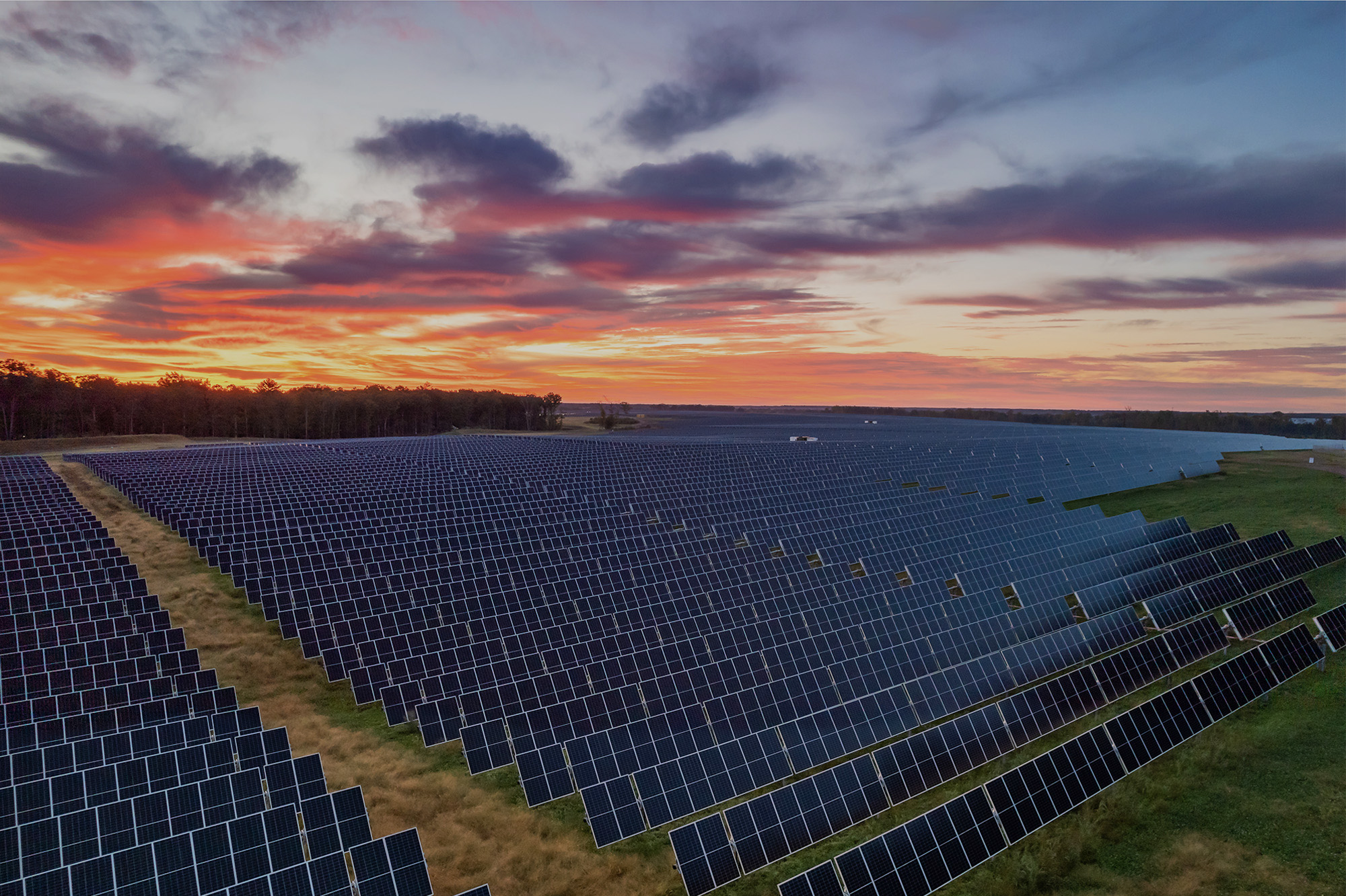 AES Secures Funding for 2 GW Clean Energy Projects